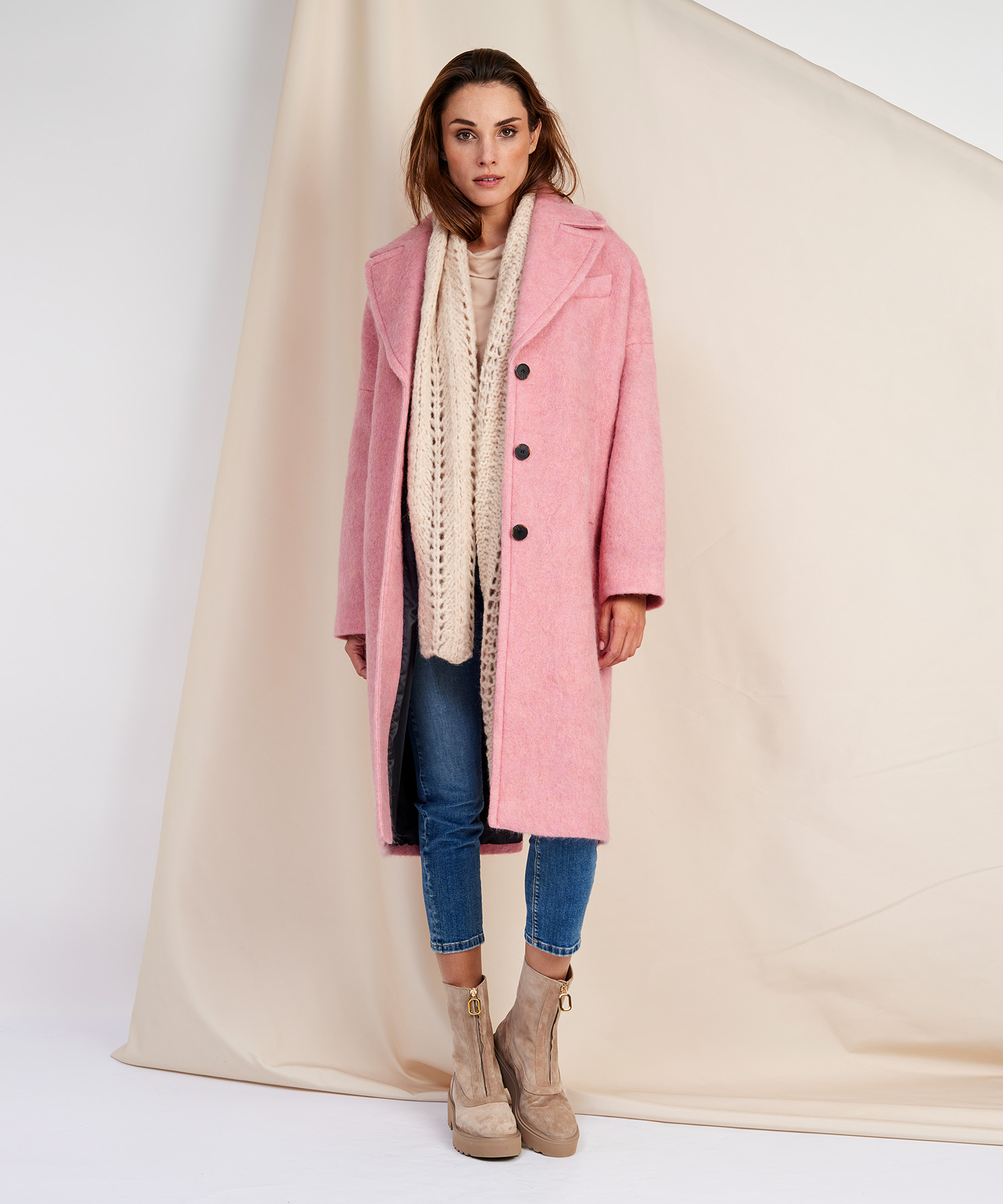 Vorstellen Kurzatmigkeit Grube wollmantel rosa Konversation Besichtigung Prinzip